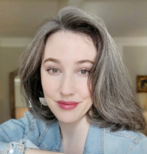 Top 10 Best Gray Hair Bloggers to support your Gray Hair Transition